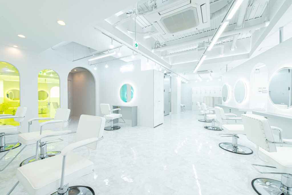 Salon | 美容室SOURCE（ソース）｜大阪を中心に京都・兵庫にて美容感度の高い女性達のパートナーサロンであり続ける